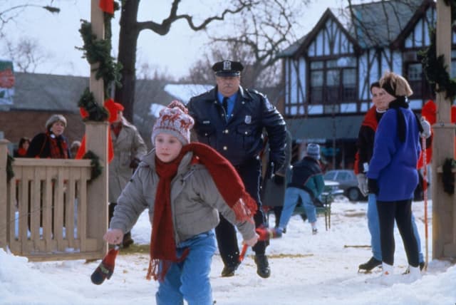 Home Alone (1990) Movie Review: Why This Christmas Classic Still ...